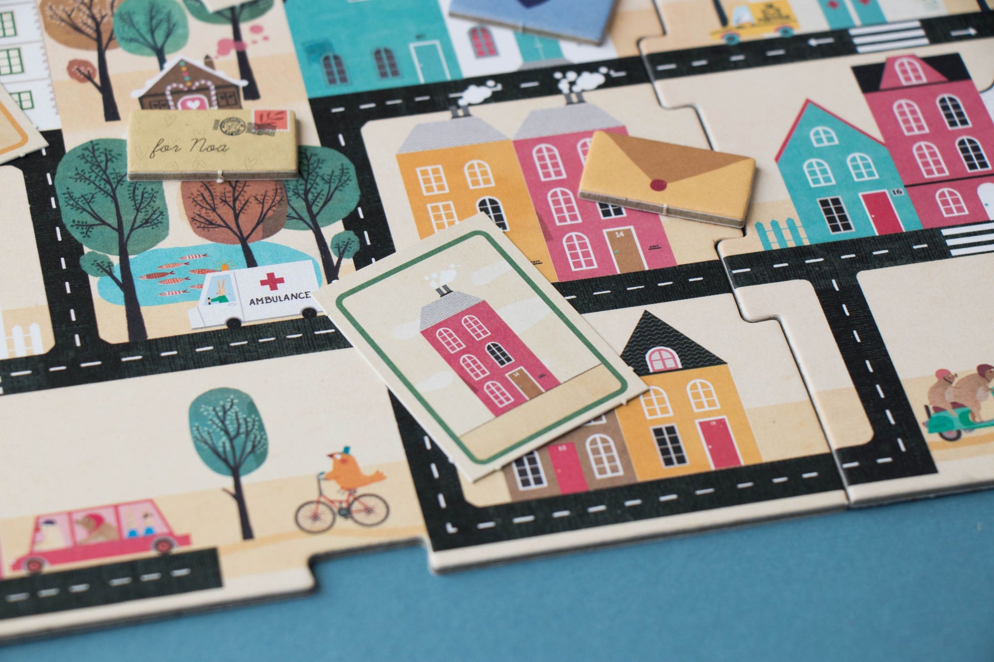 Londji Postman game: a travel size game of observation – Sensorium Toys